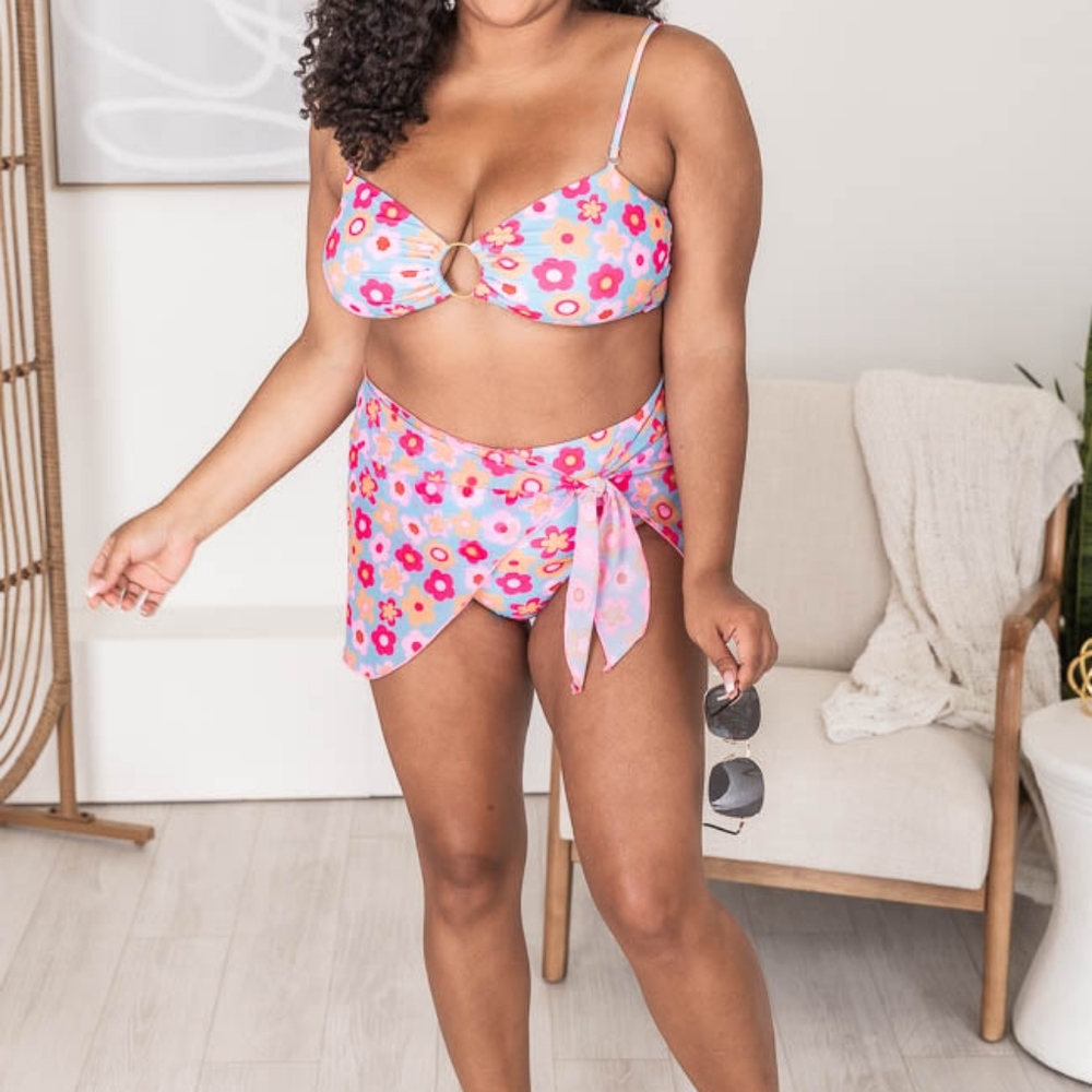 Caitlin Covington X Pink Lily Daisy Way Retro Floral … - Gem